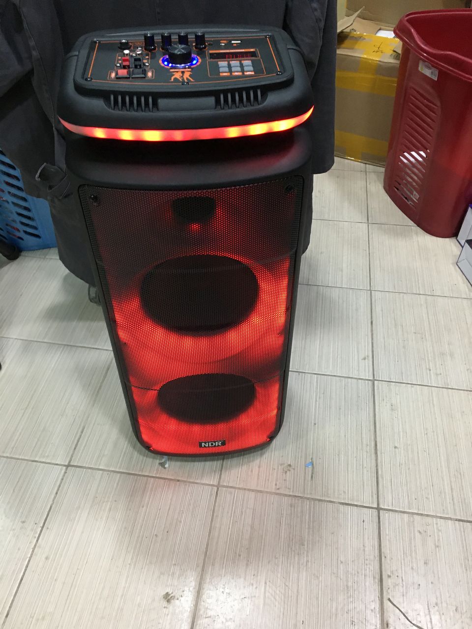 Boxa Mare, acumulator, microfon ,bluetooth,fm, flash,