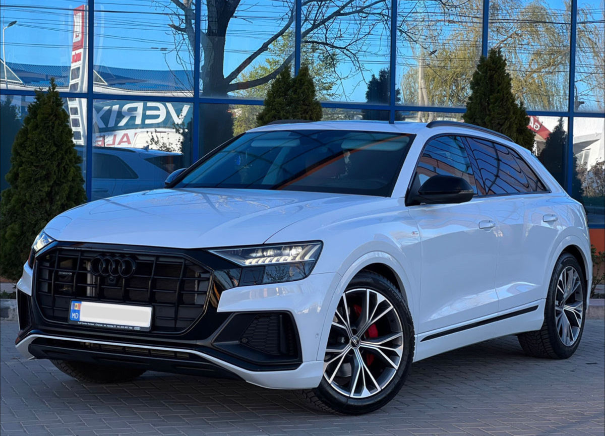 Audi Q8 an. 2022 cu rulaj 18000 km, Diesel