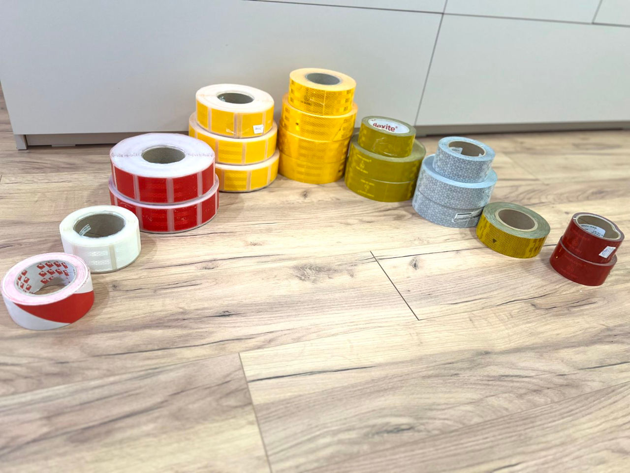 Banda reflectorizantă – lichidare stoc/Светоотражающая Лента-Распродажа