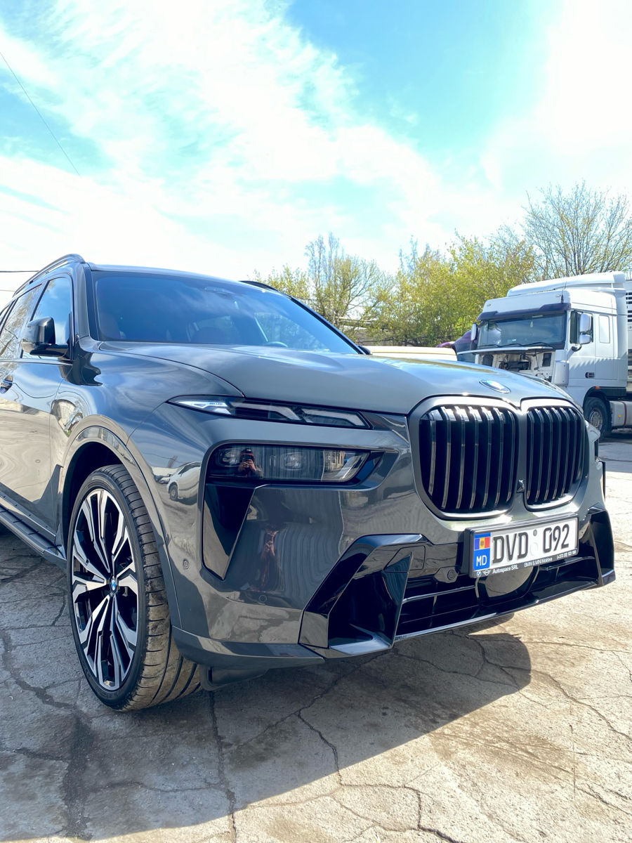 BMW X7 2024 г. с пробегом 8000 км, Бензин, 110000