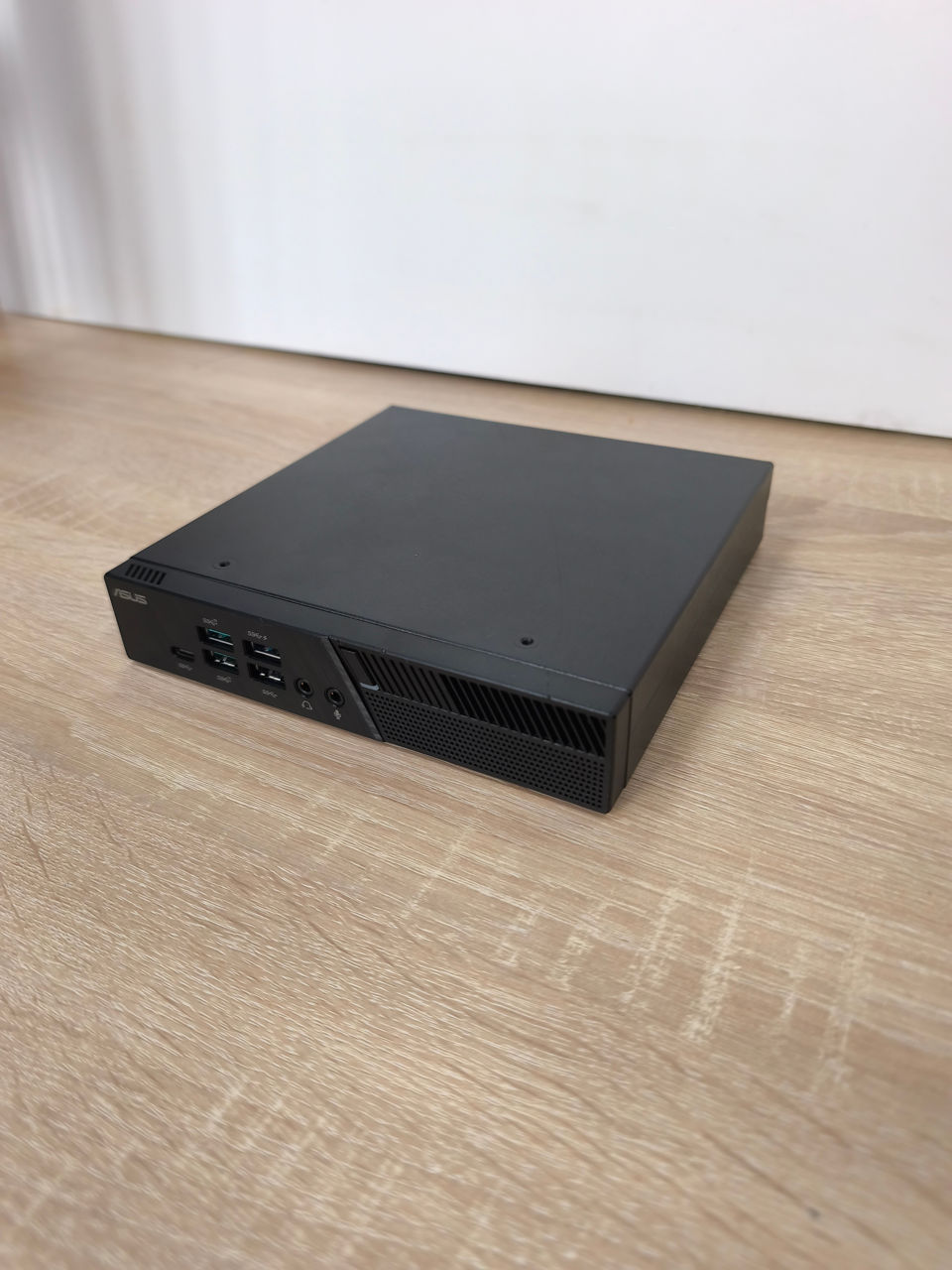Asus PB60 Mini PC Intel i5-8600T 16GB RAM 512GB SSD