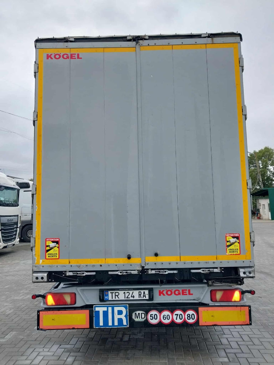 Remorcă TIR în stare bună