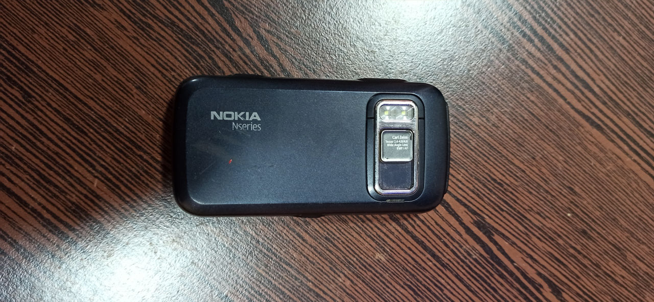 Nokia N86 в хорошем состоянии