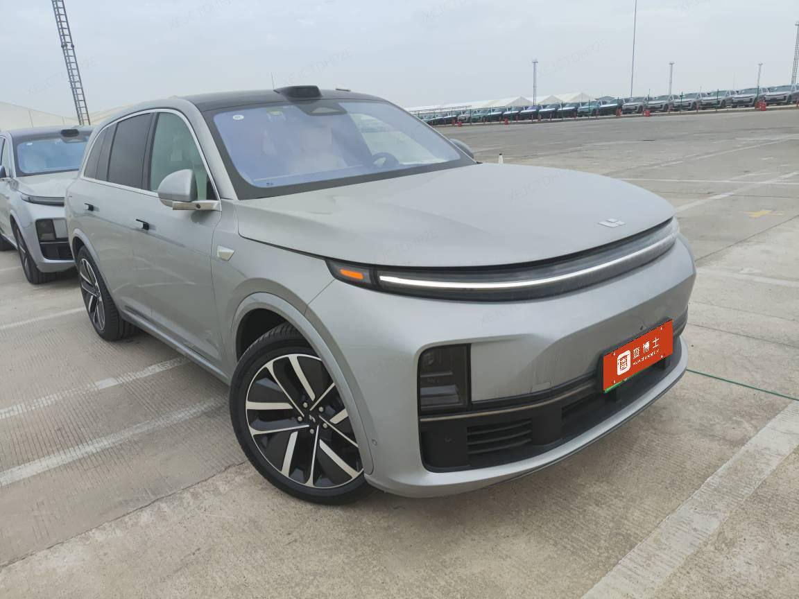 LiXiang L7 an. 2024 cu rulaj 3450 km, Plug-in Hybrid (benzină), 38290