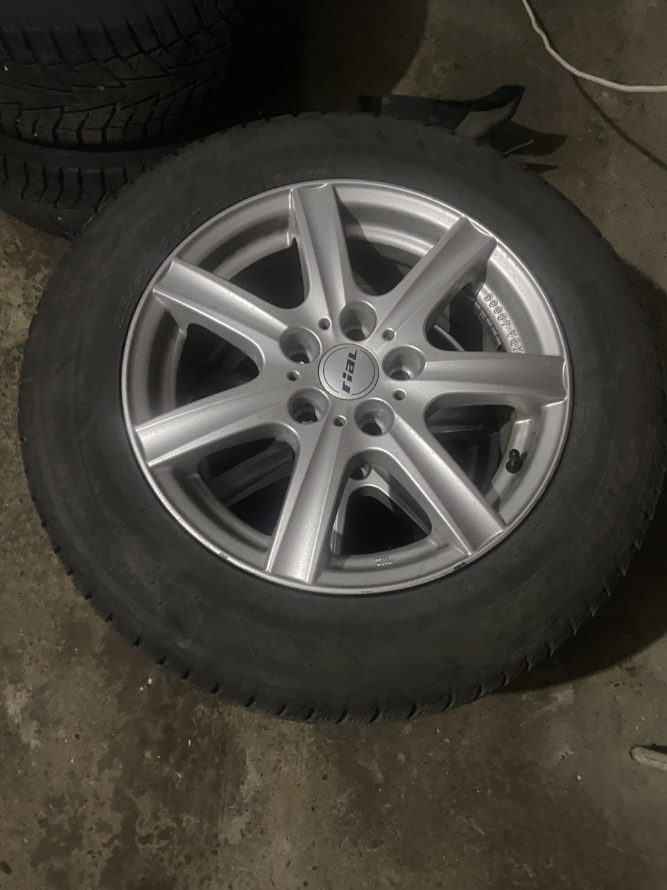 Продам диски с резиной Toyota, Lexus, Reno 5/114.3