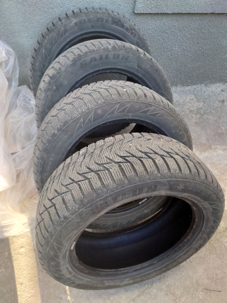 Зимние шины 225/55/R17 - 3200лей