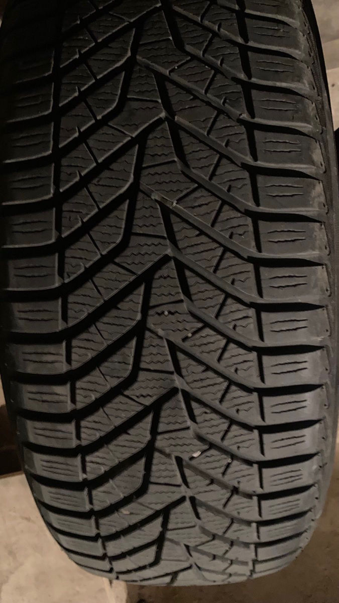 Anvelope iarna Yokohama 215/55/R18