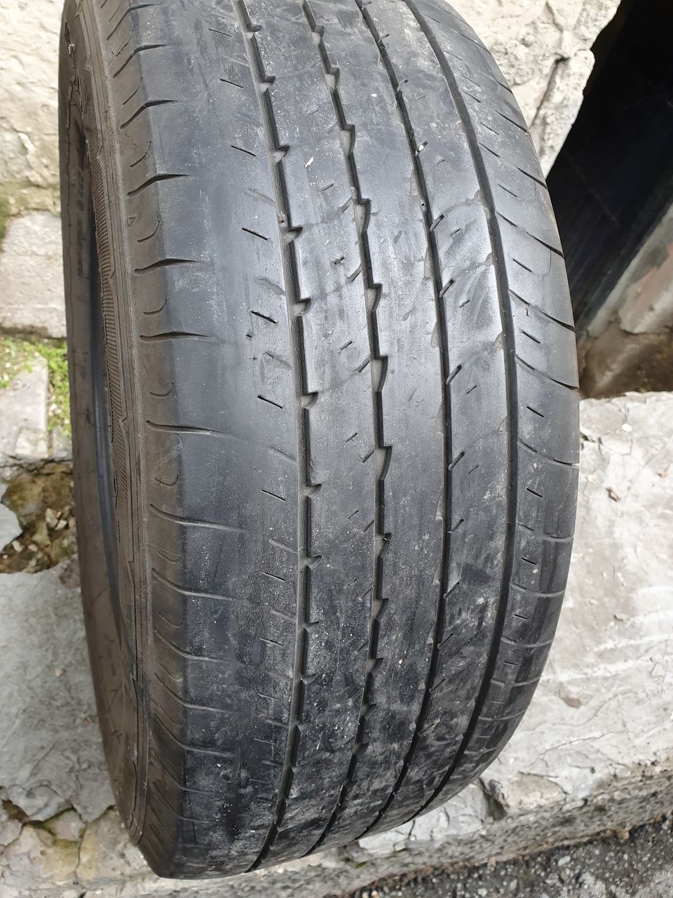 235 X 65 R 16