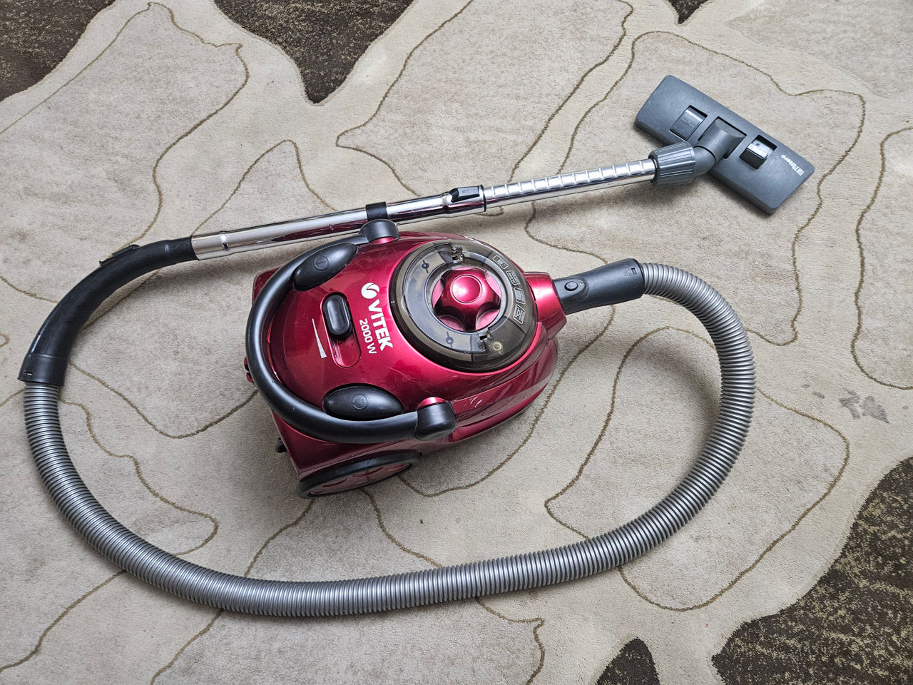 Пылесос Vitek VT-1825 R