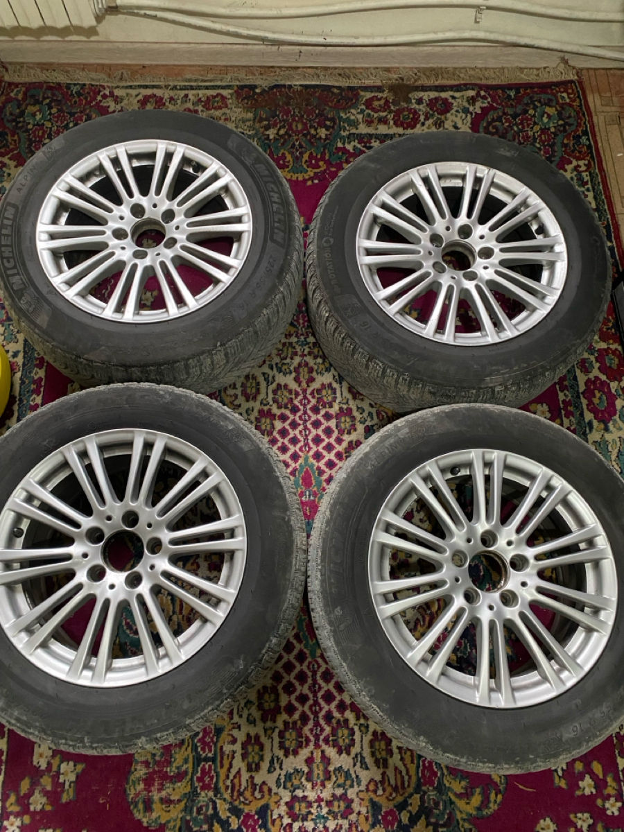 Vind jante R16 sau schimb pe R 17 ceva mai interesante cu adaos din partea mea