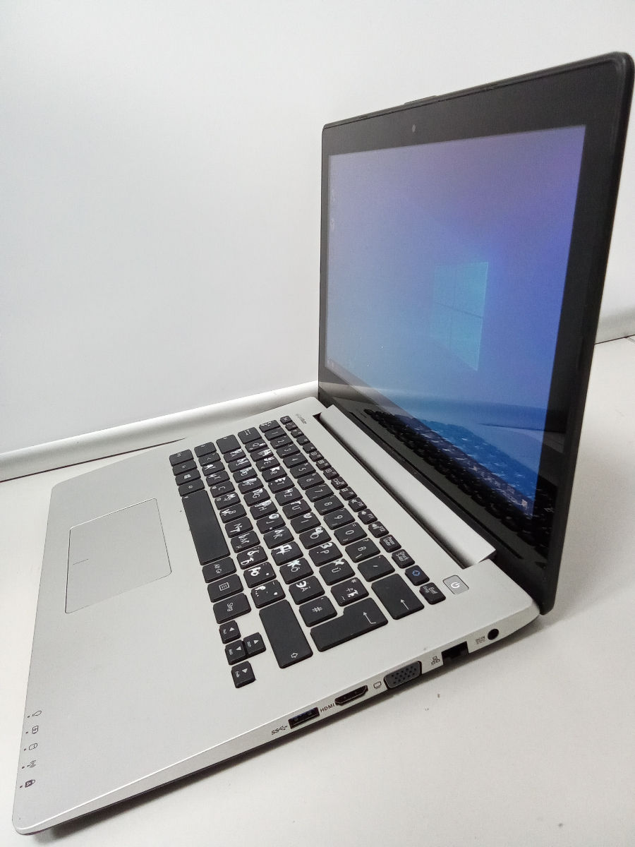 Laptop Asus S300C 1250 lei