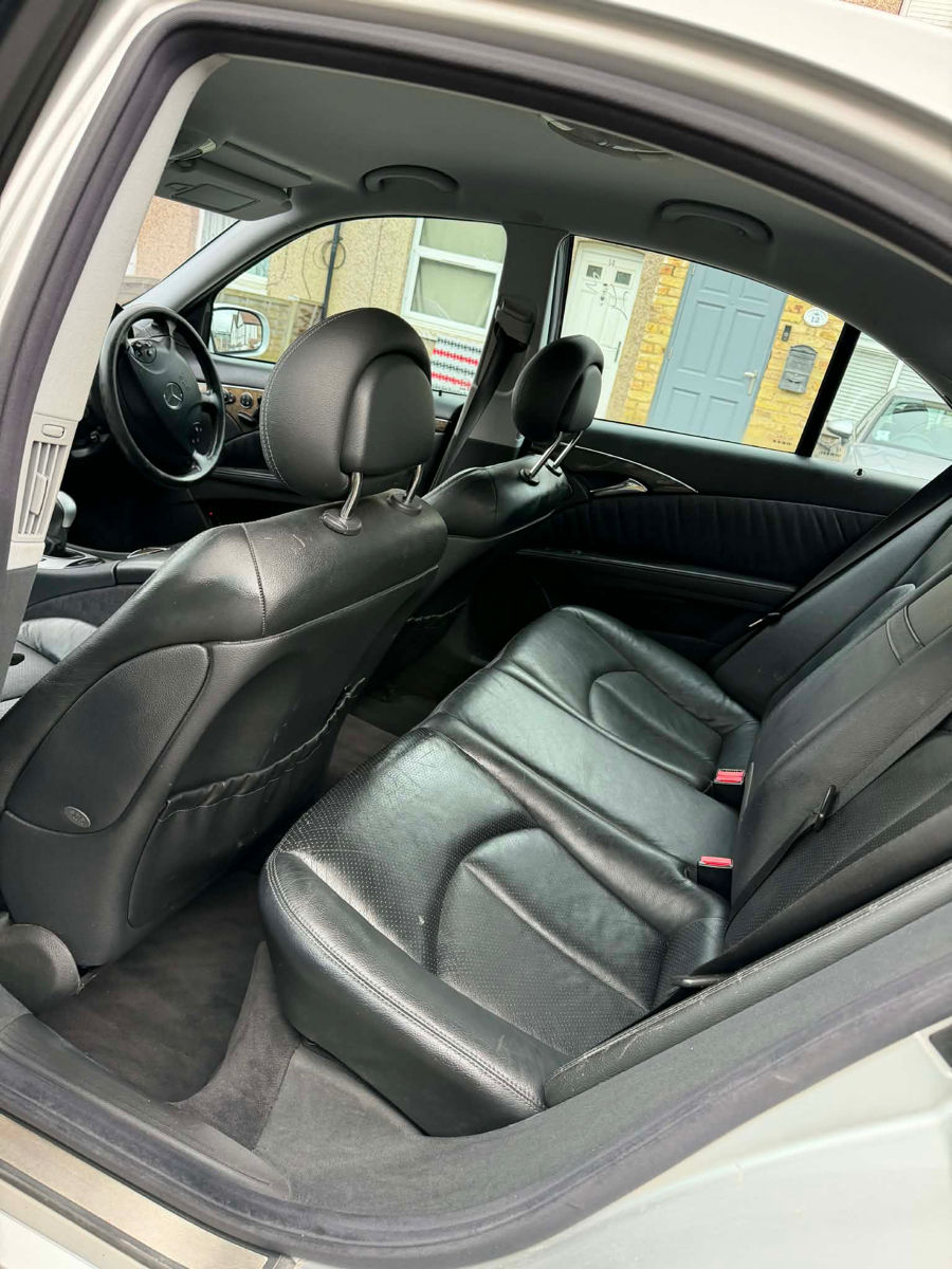 Mercedes E-Class an. 2004 cu rulaj 121000 mi, Diesel, 2750