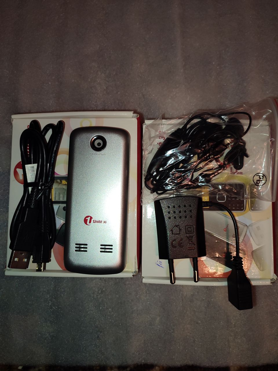 Vind Telefoane Simple Noi