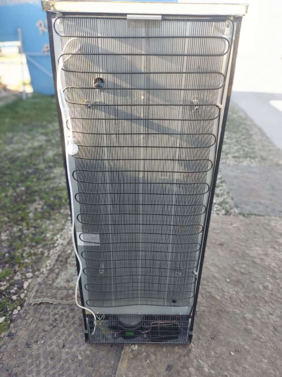 Frigider de vinuri, 250 l, adus din Germania