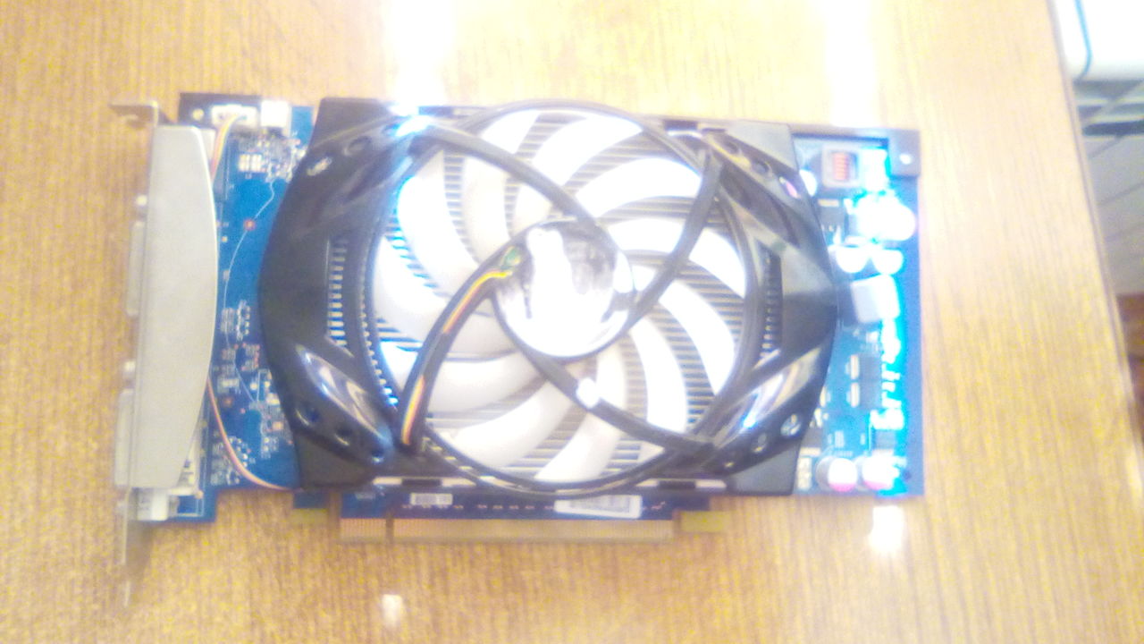 GT 9800 1GB