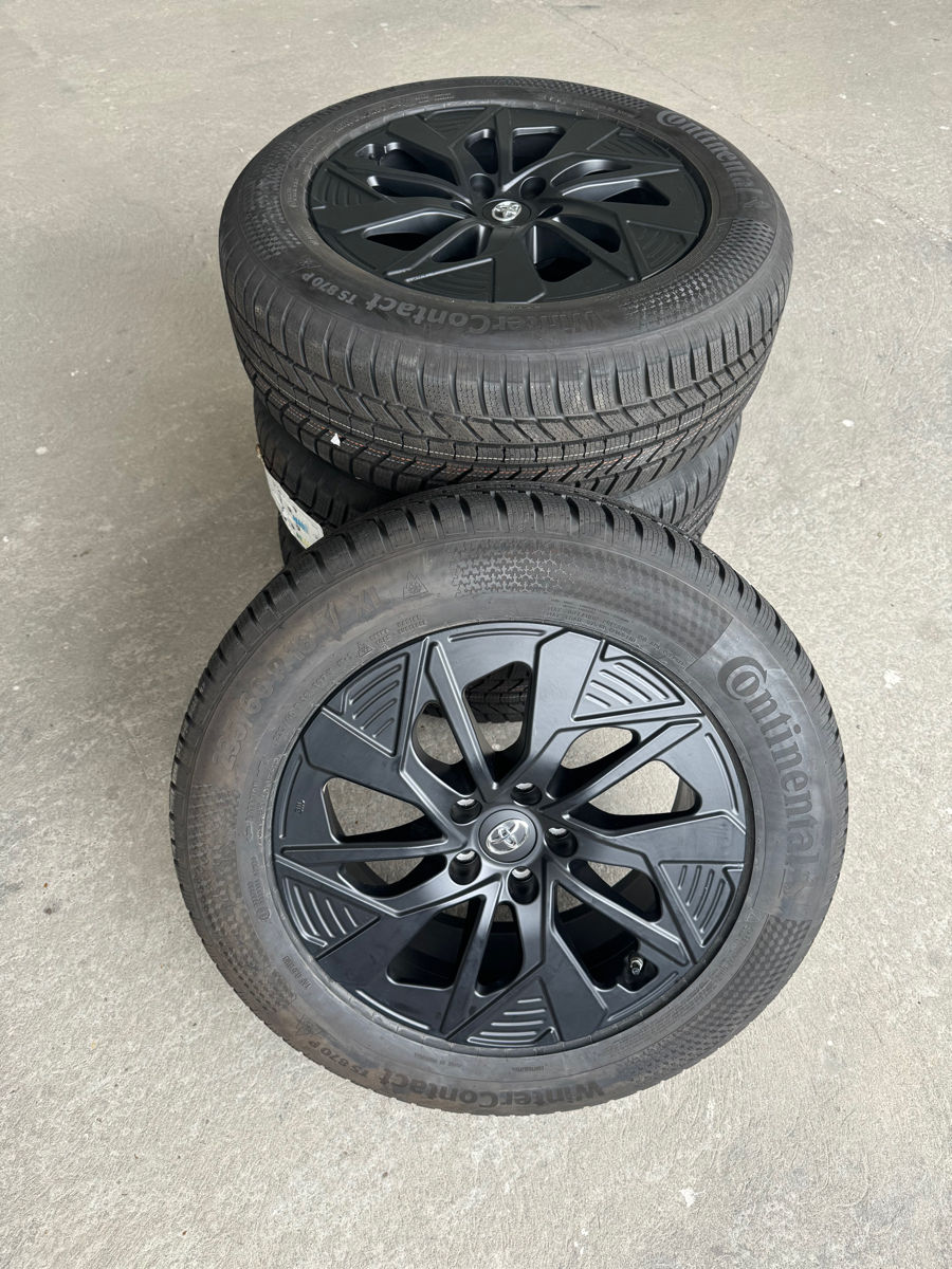 5x114.3 R18 Toyota cu anvelope 235/60 R18