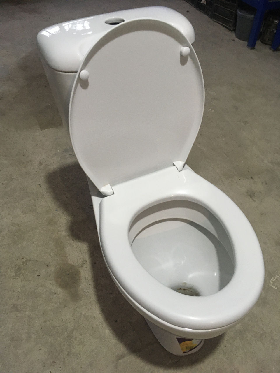 Unitaz practic nou - 750 lei