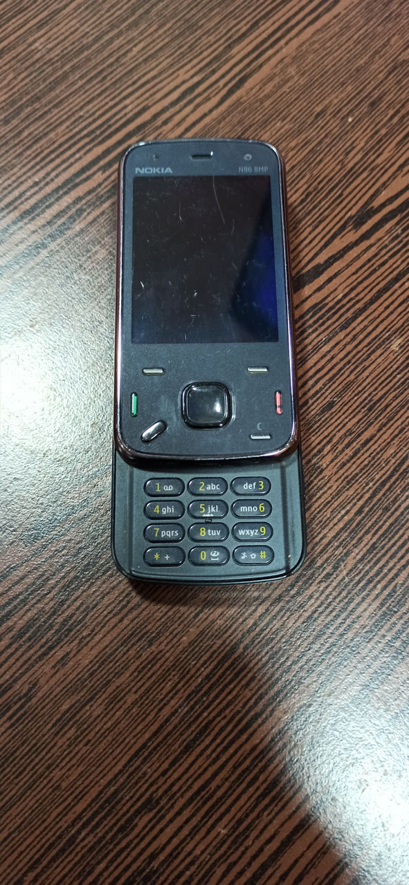 Nokia N86 в хорошем состоянии