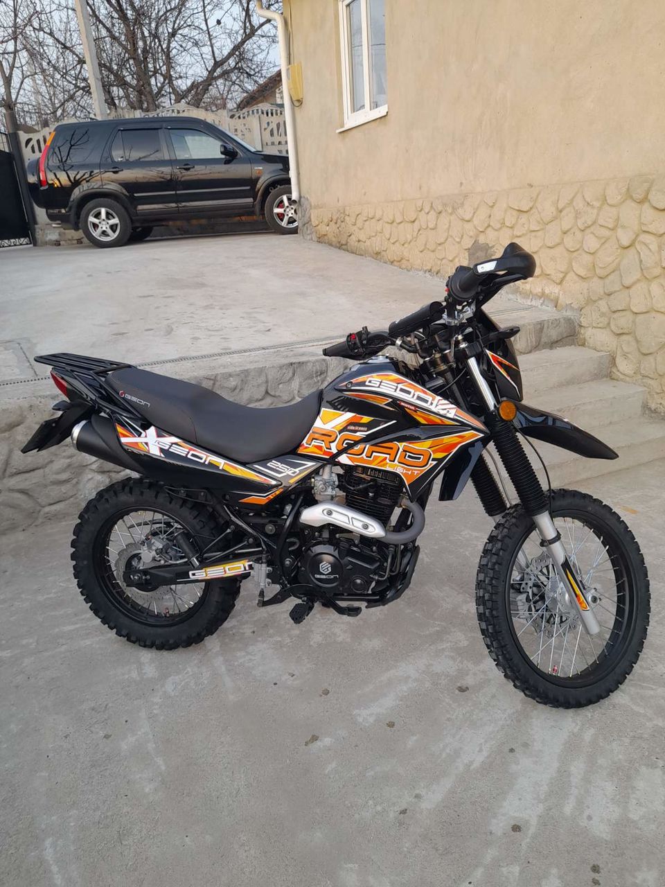 Geon X-ROAD 250