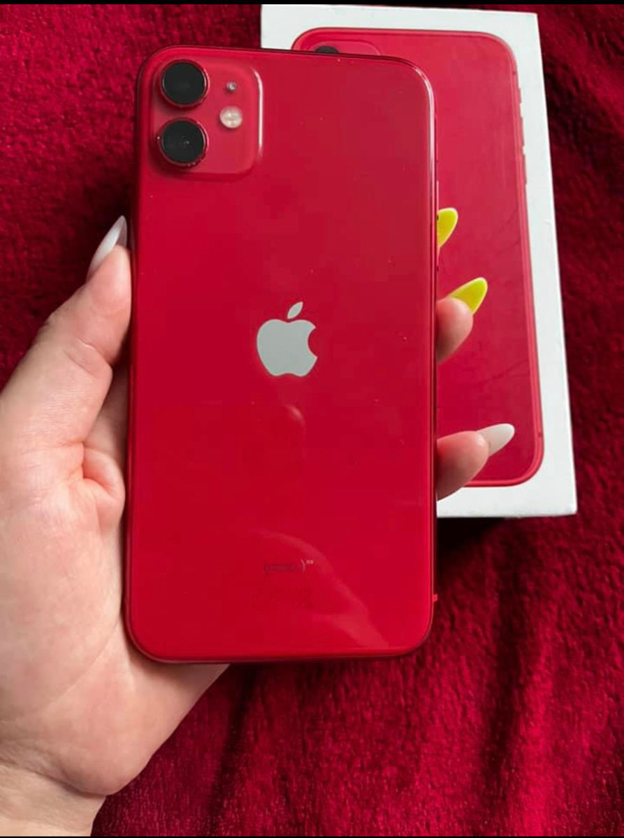 iPhone 11 red