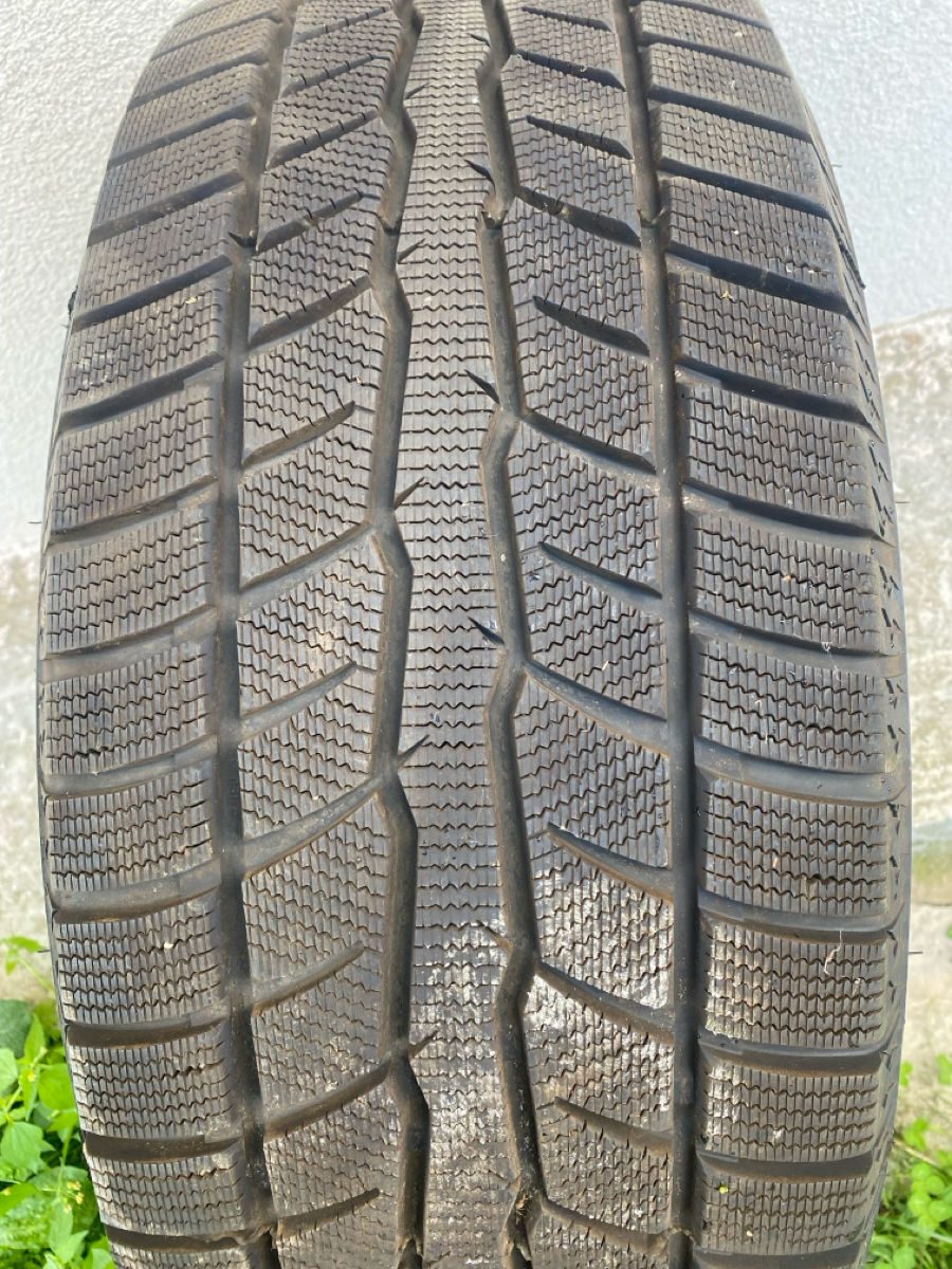 Se vind cauciucuri impreuna cu discuri pentru Toyota Land Cruiser sau ...