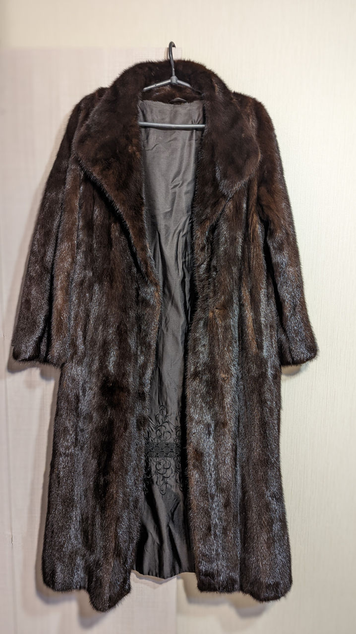 Vând blană de norcă,și blană din piele naturala Продаю шубу из норки и ...