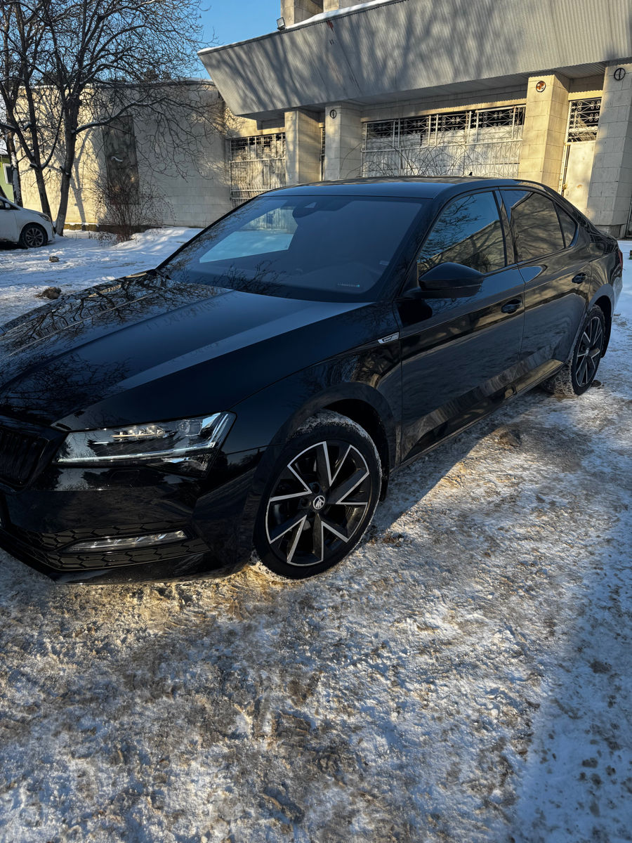 Skoda Superb an. 2023 cu rulaj 59000 km, Benzină, 27900