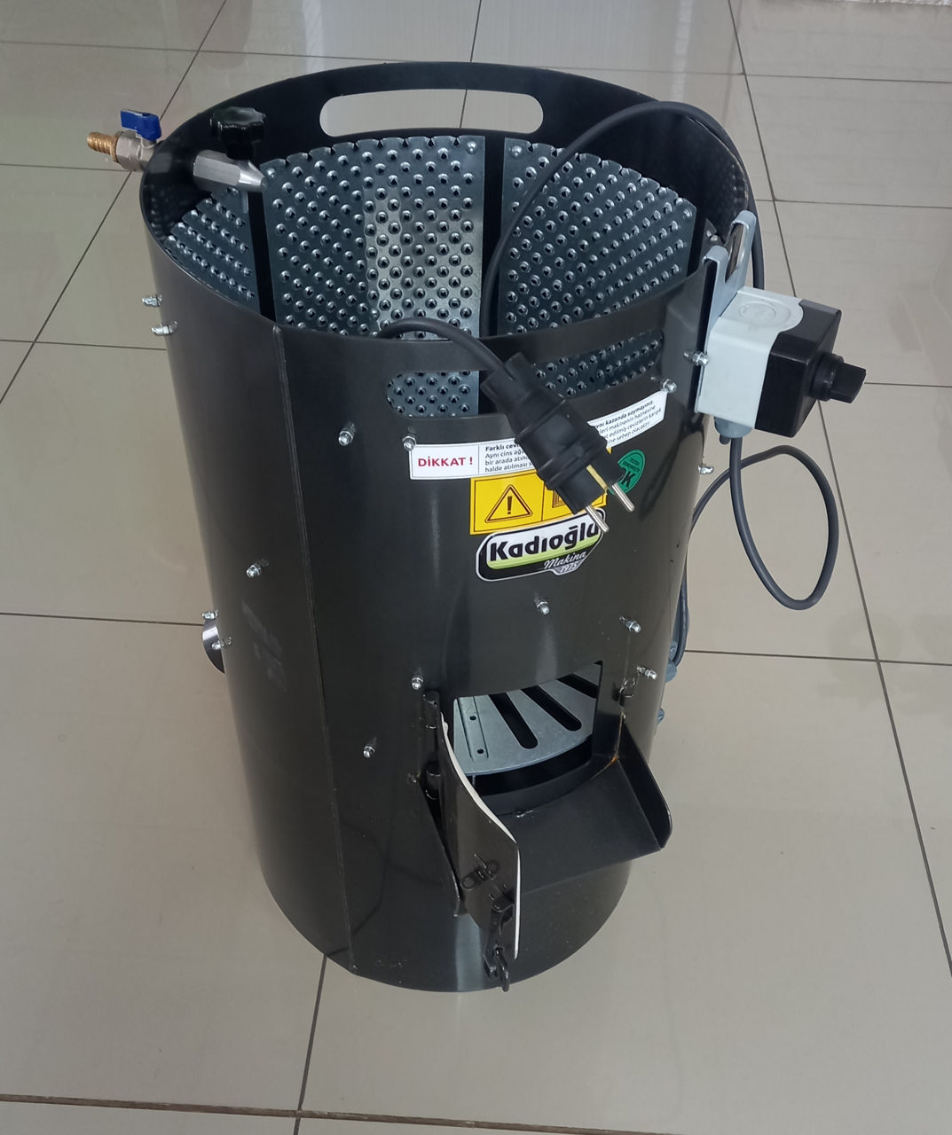 Decojitor pentru nuci, pret 500 Euro