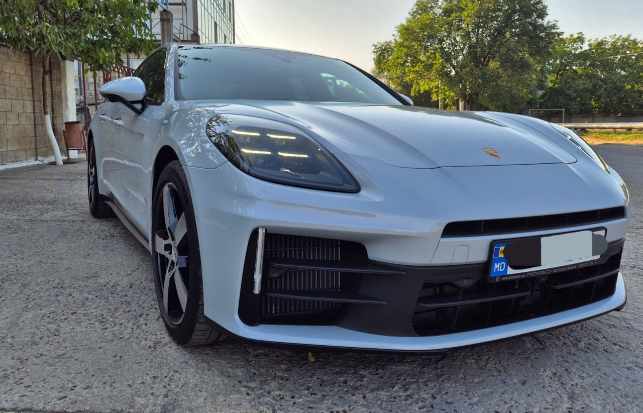 Porsche Panamera an. 2024 cu rulaj 3300 km, Benzină, 88000