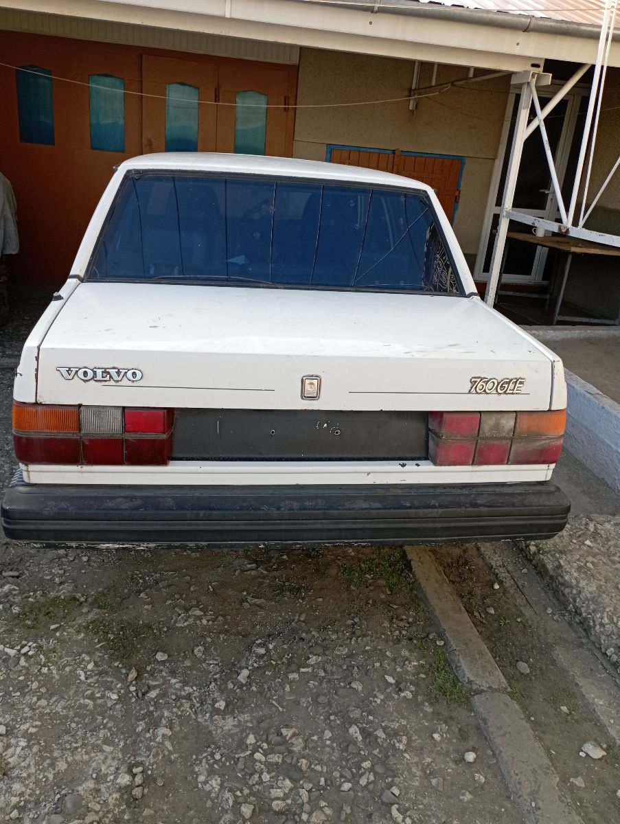 Volvo 740 an. 1989 cu rulaj 111 km, Benzină, 210