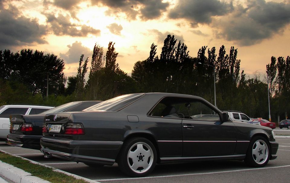 Mercedes Series (W124)