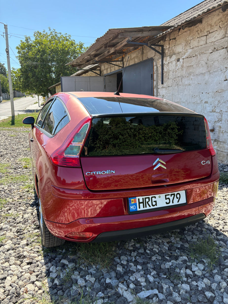 Citroen C4 an. 2006 cu rulaj 188000 km, Benzină, 2500