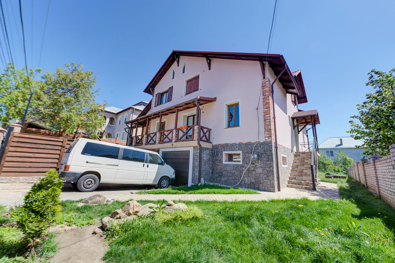 Duplex de vanzare in orasul Codru(Telecentru, Schinoasa) 200 mp, 3.5 ari