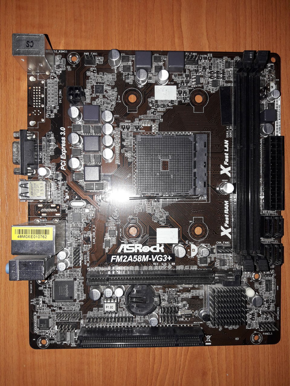 ASrock FM2A58M-VG3+, socket FM2, FM2+, DDR3, поддерживает 2, 4 х ...