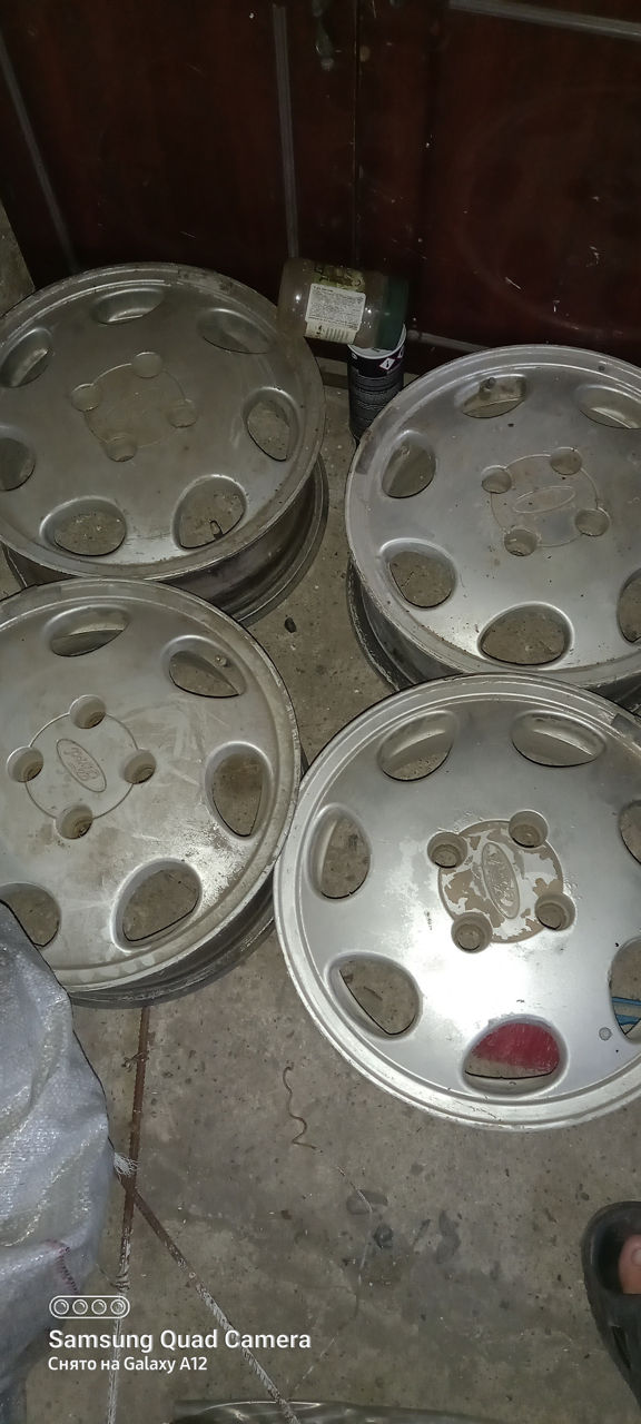 Vînd discuri originale