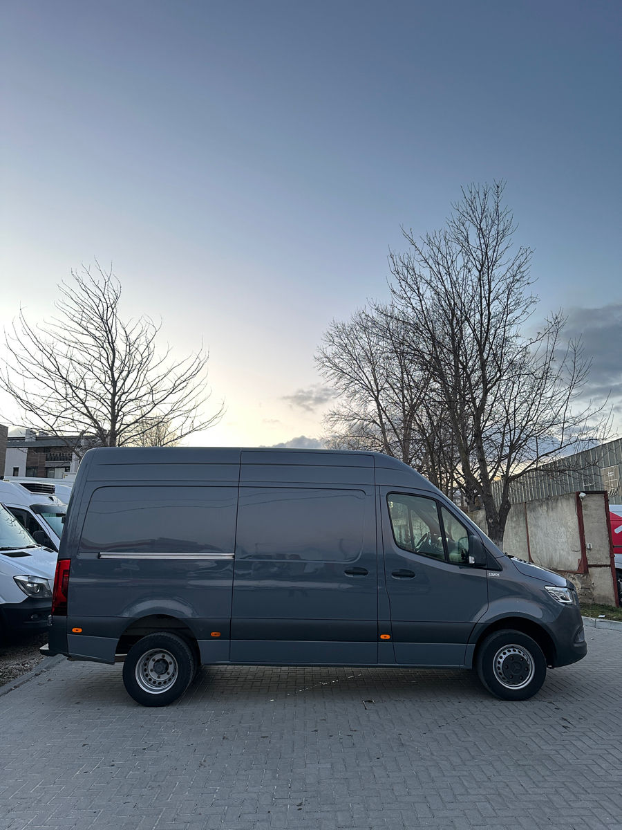 Mercedes Sprinter 519 CDI 2021 г. с пробегом 176952 км, Дизель, 26750