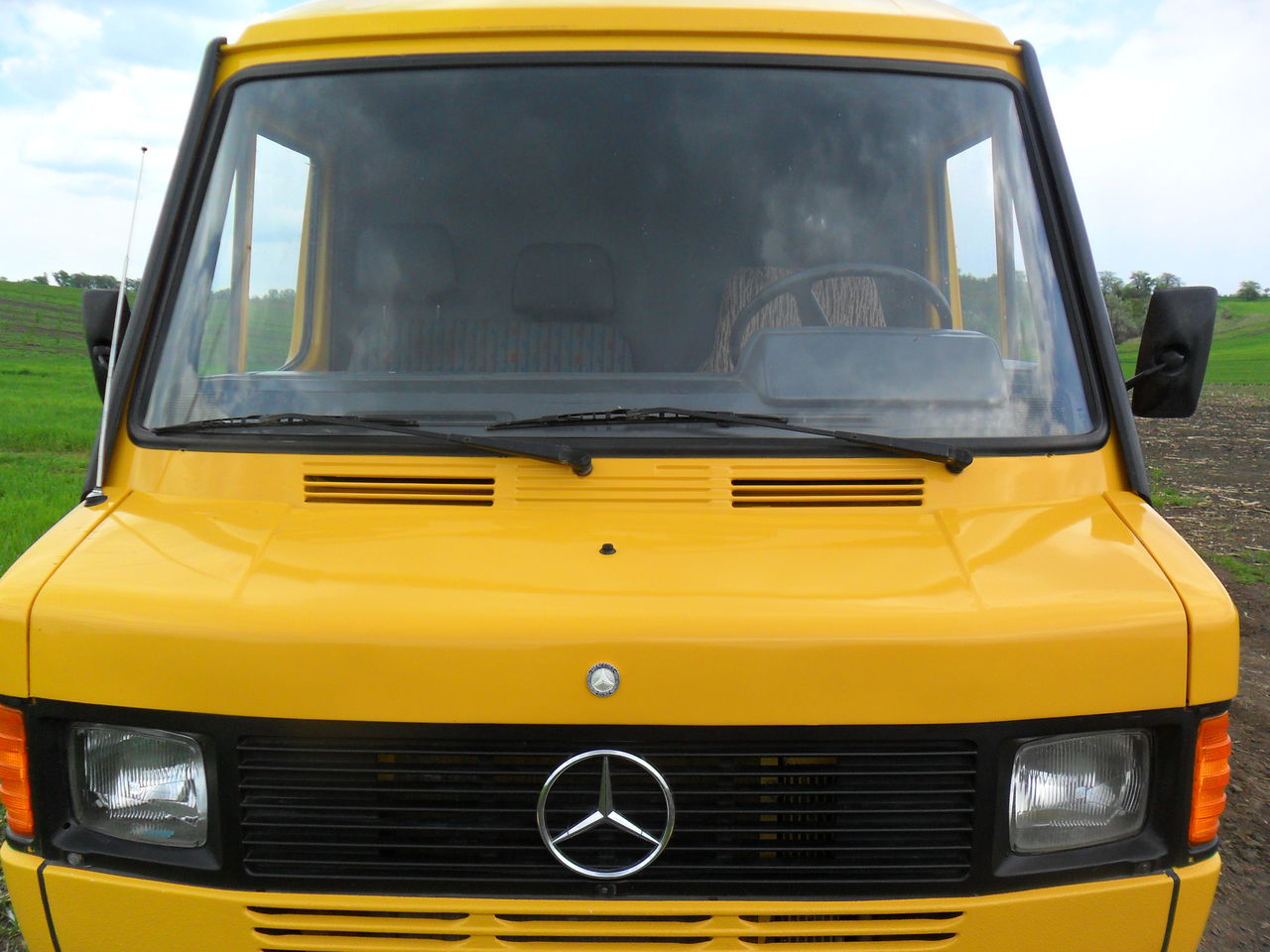 Mercedes Benz 310D