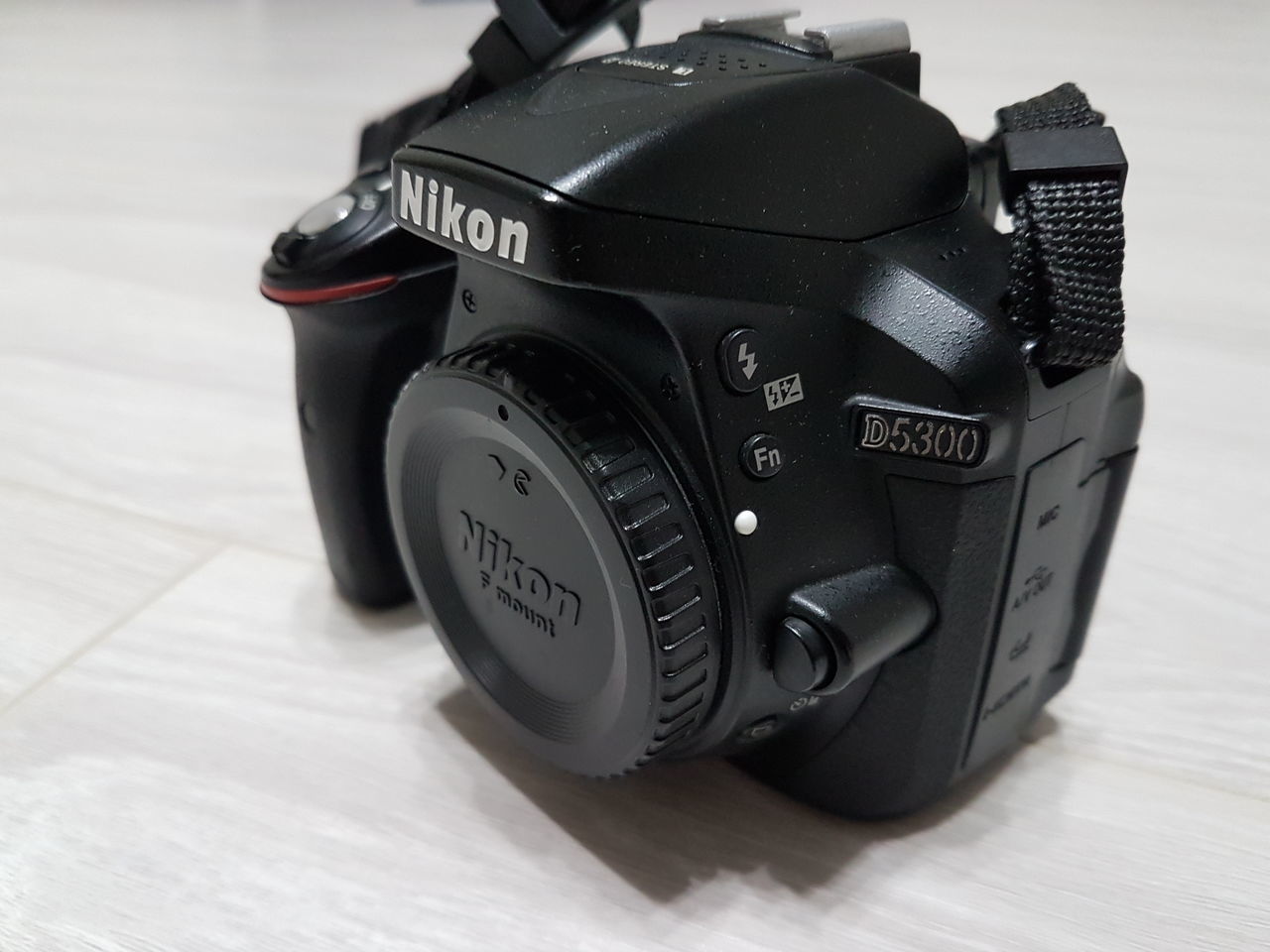 Nikon d5300 body.