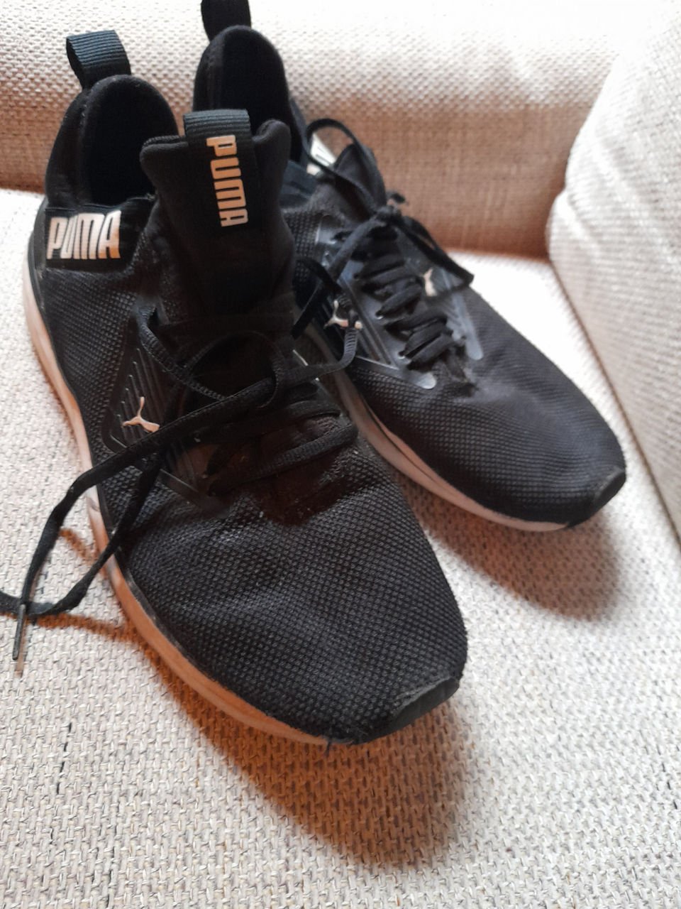 Ghete Puma nr 44 originale cumparate in Italia