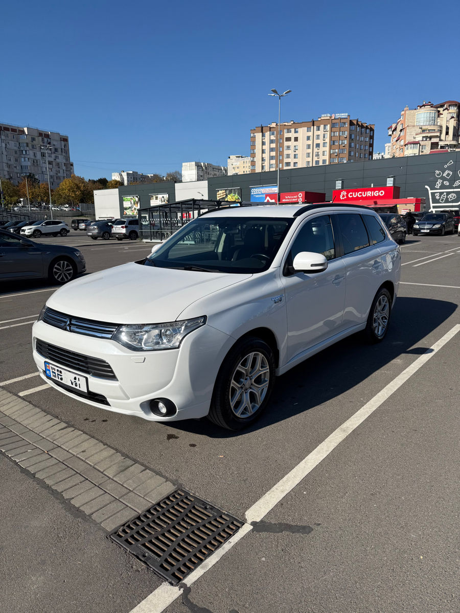 Mitsubishi Outlander 2014 г. с пробегом 290000 км, Плагин-гибрид ...