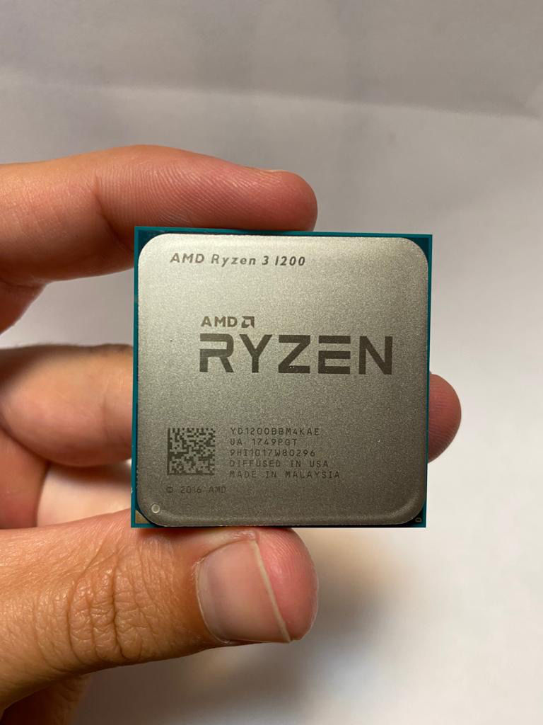AMD Ryzen 3 1200 - 700 лей