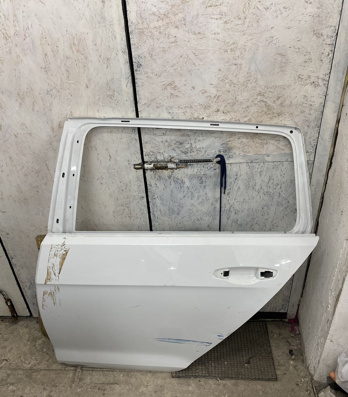 Ușa stânga spate de la VW Golf 7 Universal