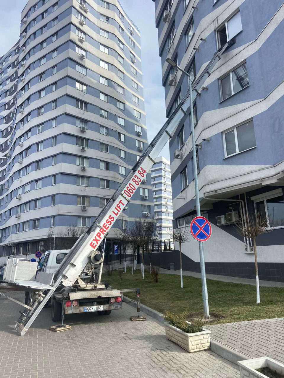 Lift mobil exterior pana la etajul 14, nacela, Мобильный лифт, Вышка ...