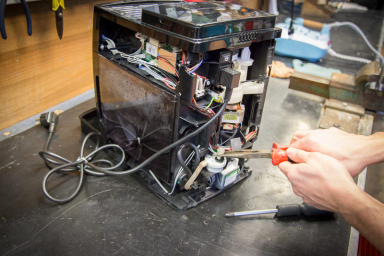 Reparatie aparate (espresoare) pentru cafea, de orce model ...