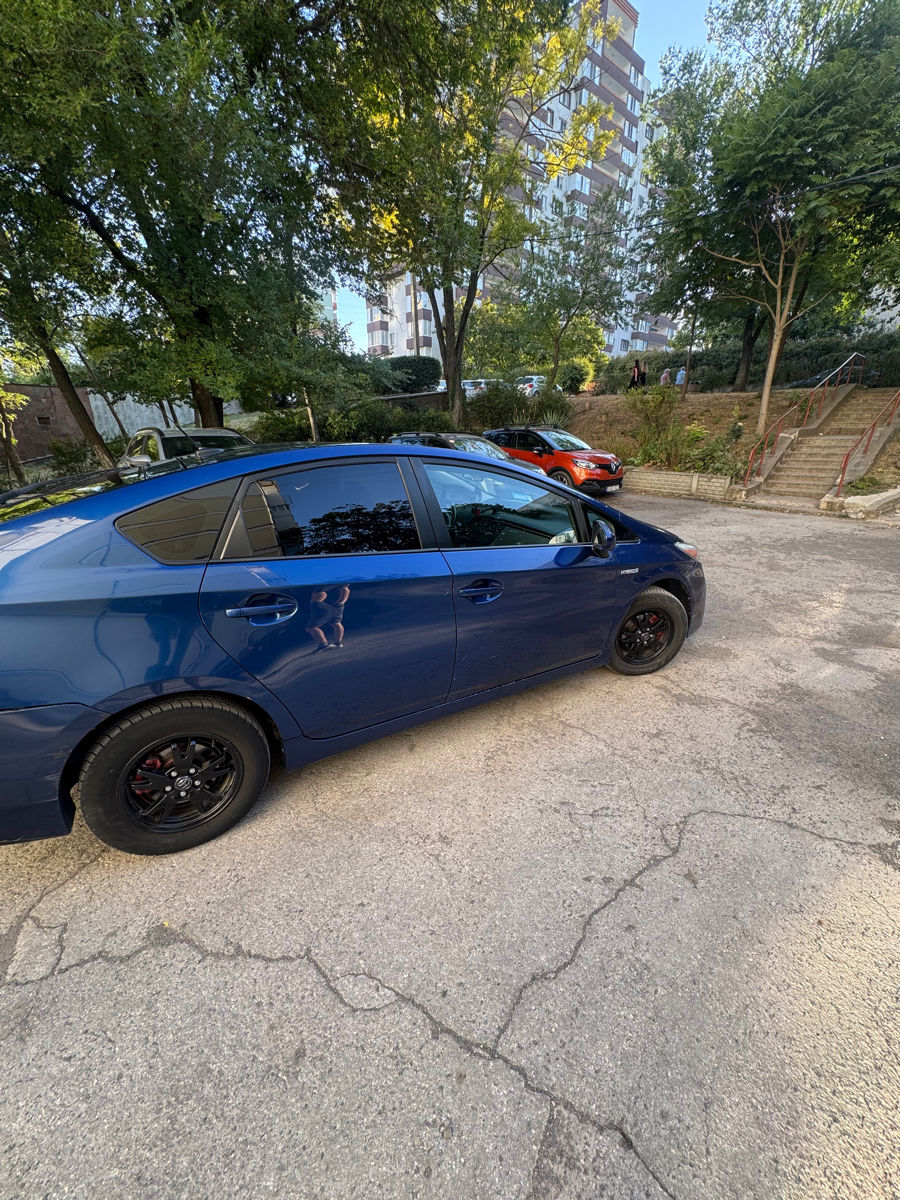 Toyota Prius 2010 г. с пробегом 280000 mi, Гибрид, 5400