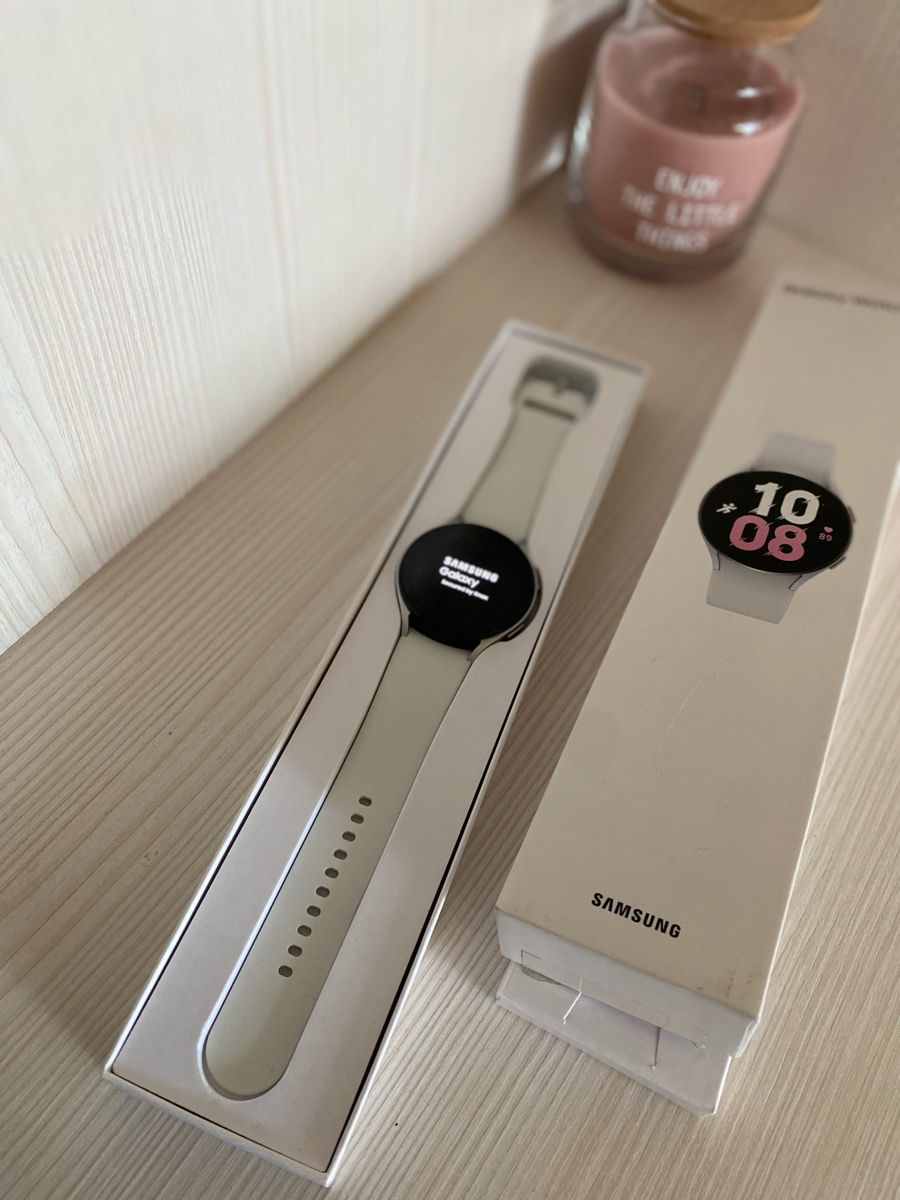 Samsung Watch 5 44 mm SM-R910