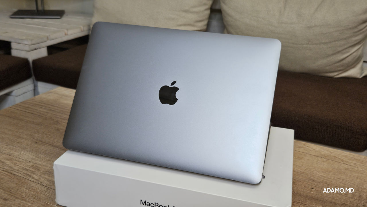 Ca Nou! MacBook Pro 13 Retina 2020 (i5/16Gb/512Gb) 260 cicluri