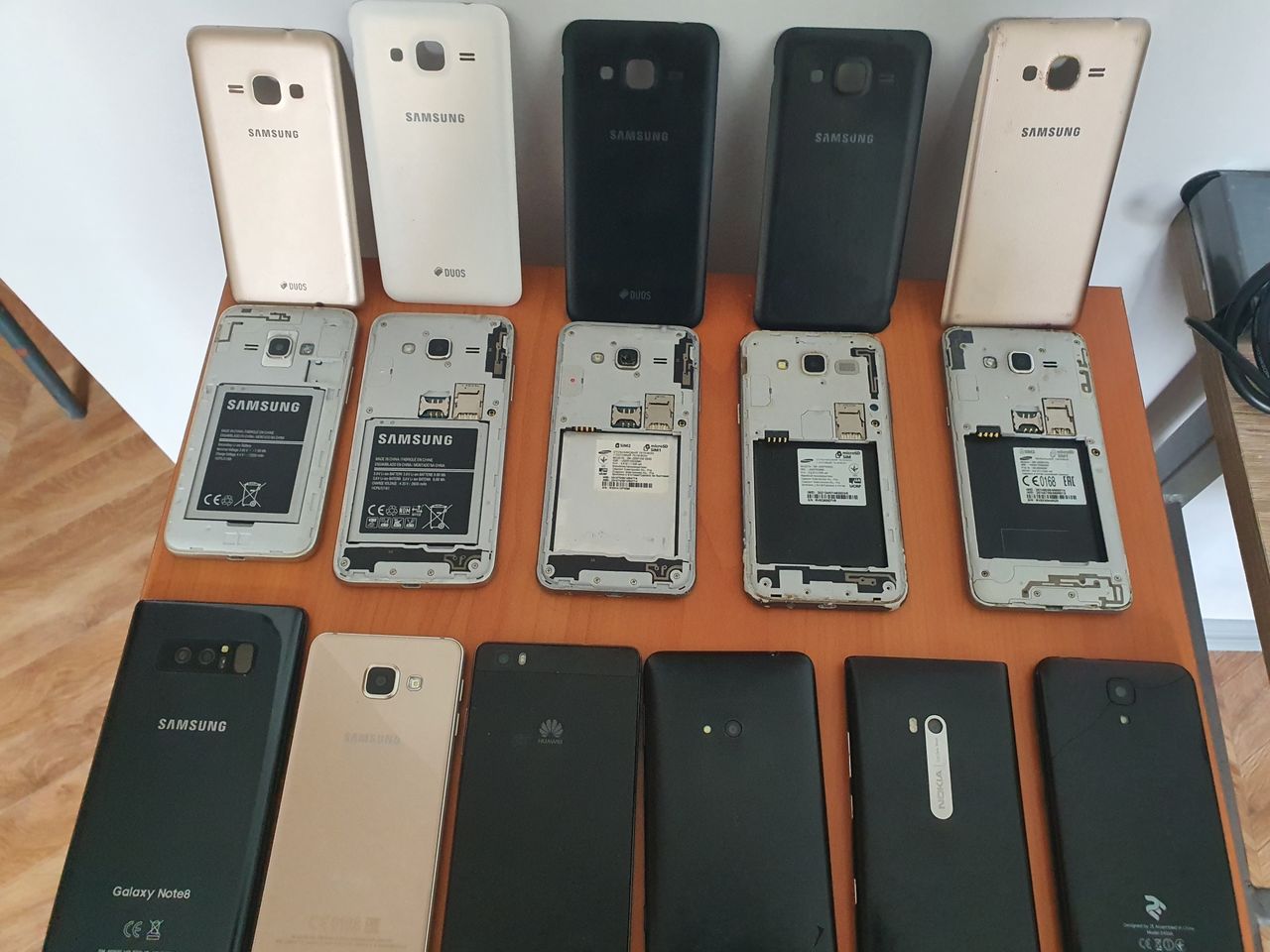 Telefoane pentru piese