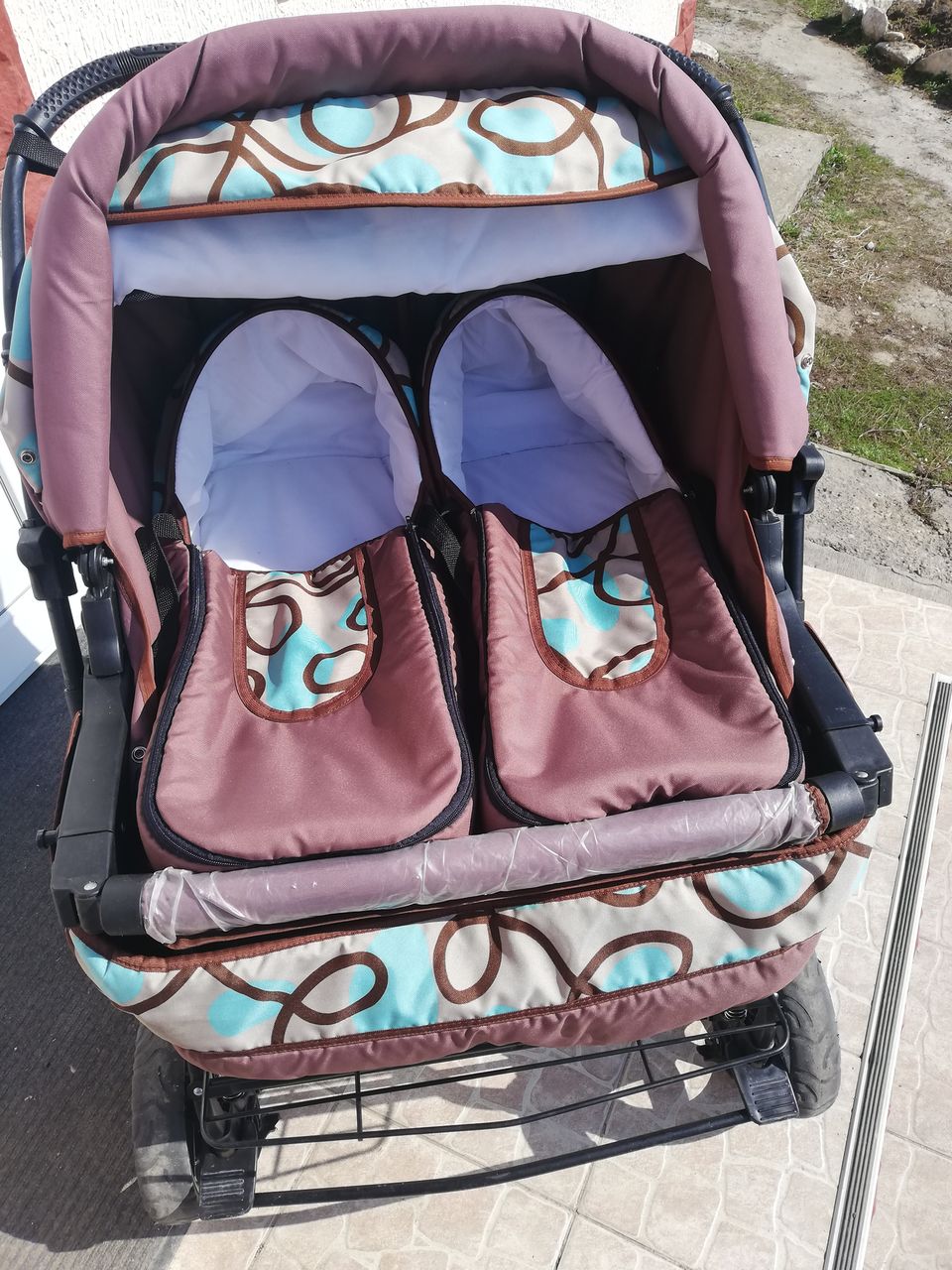 Vind carut pentru gemeni