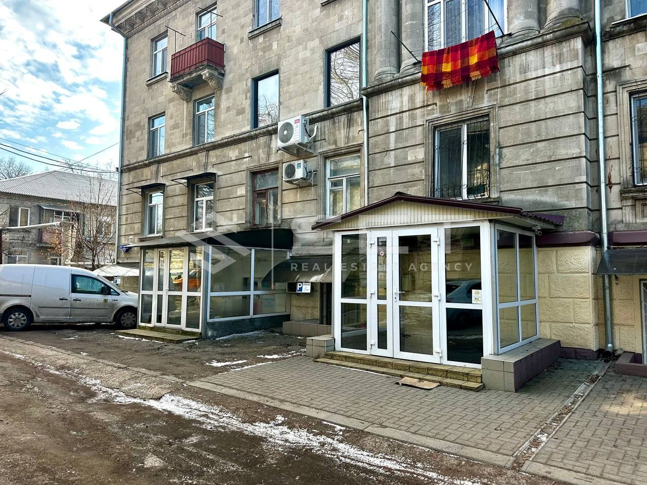 Se vinde imobil comercial, Chișinău, Buicani, str. Columna 173.